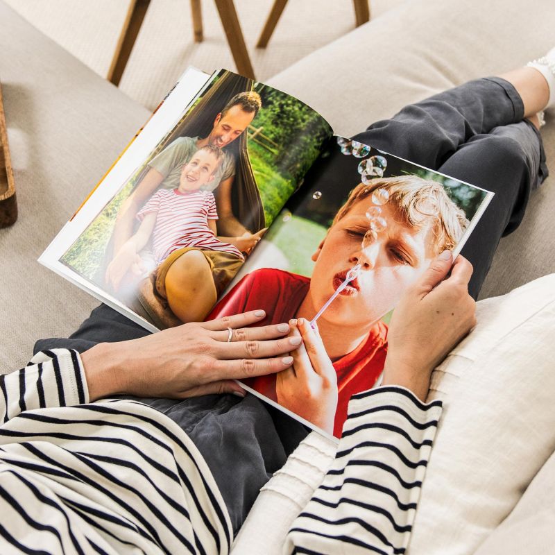 Photo Book Deluxe in 21 x 21 cm square format with silk-matt digital ...