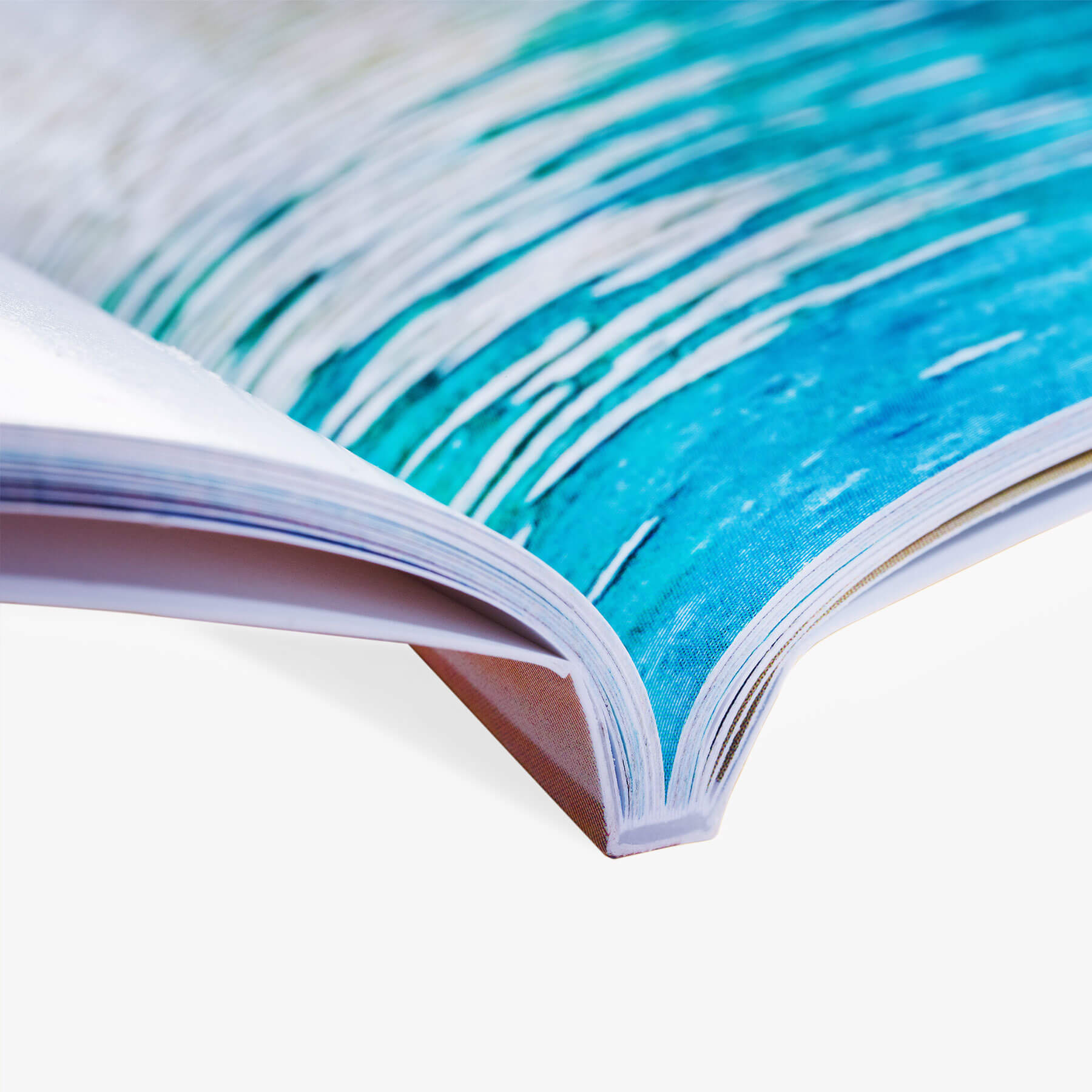 Create a magazine-style soft cover photo book with 120 pages | ifolor